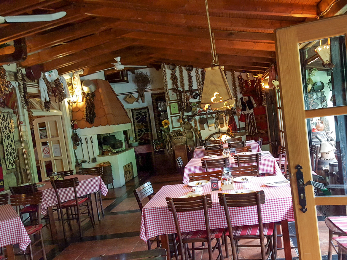 Cedic kafana – Travel to Serbia